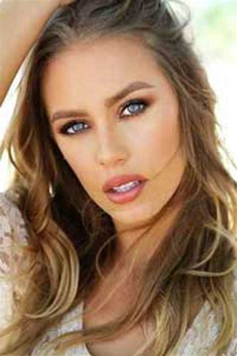 Nicole Aniston Nicole Kitt Headline At Vr Bangers Avn