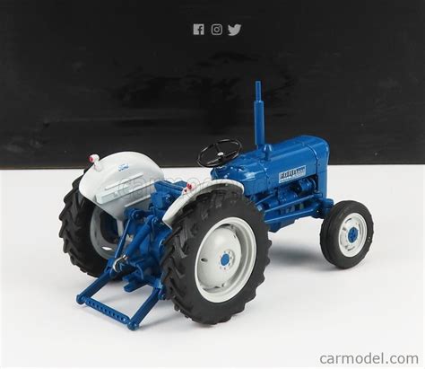 Universal Hobbies Uh6275 Scale 132 Ford England Super Dexta Tractor