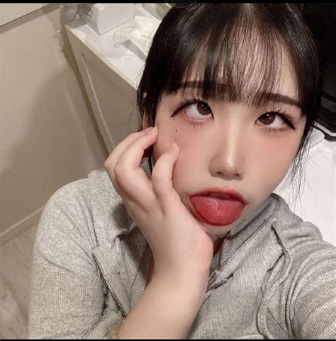 예쁜 여성에 있는 핀 소녀 얼굴 세일러문 코스프레 예쁜 여자 얼굴