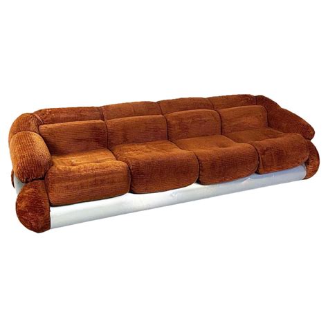Italian Mid Century Sofa In Velvet And Steel 1970s At 1stdibs 1970s
