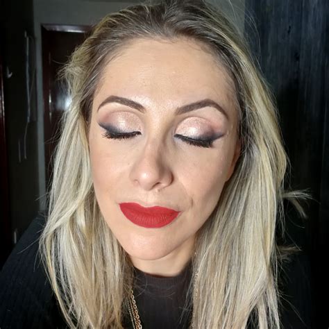 Self Application Makeup Classes Learn How To Apply Makeup On Self