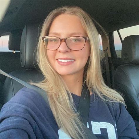 Lilly Loomis Lillyloomiss • Threads Say More