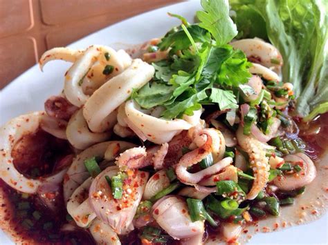 ลาบปลาหมึก รสเเซ่บ