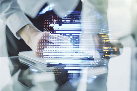 배경 연구 및 개발 개념에 노트북에 세계지도와 사람의 손으로 쓰기와 추상 프로그래밍 언어의 이중 노출 개발에 대한 스톡 사진 및 기타 이미지 Istock