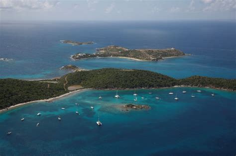 Months Before Epsteins Arrest Virgin Islands Governor Offered Him