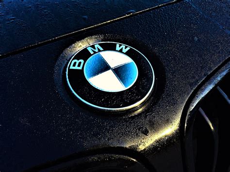 Bmw Emblem Wallpapers Top Free Bmw Emblem Backgrounds Wallpaperaccess
