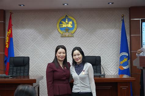 Баянгол ИТХ ТӨРИЙН ДЭЭД ОДОН МЕДАЛЬ ГАРДУУЛЛАА