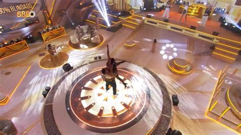 Bbb 24 Fernanda E Buda Reproduzem Cena De Filme E Bombam Na Web