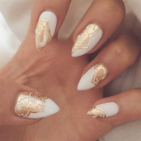 35 Elegant And Amazing White And Gold Nail Art Designs Styletic