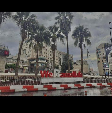 رامالله تساقط بعض الثلوج الخفيفة في وسط مدينة رام الله 🌨️ ️ By