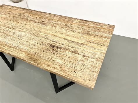 Table à Manger En Travertin Italie Circa 1970
