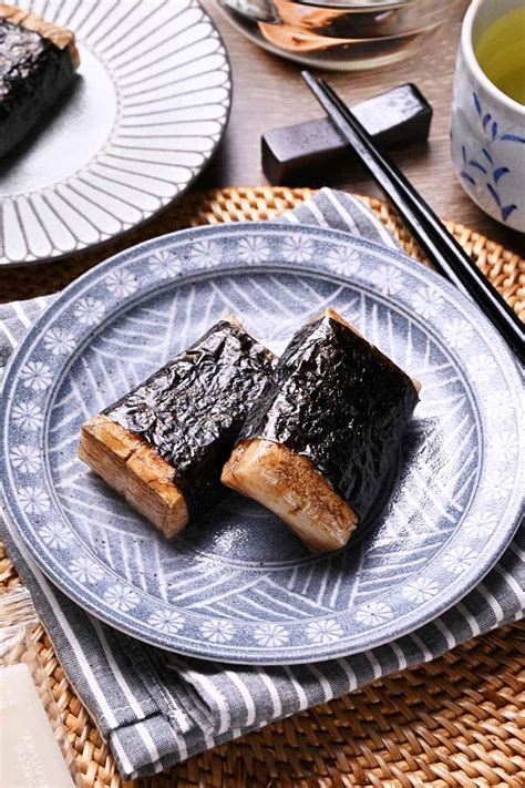 Isobeyaki Mochi Grilled Mochi With Soy Sauce And Nori Jaja Bakes