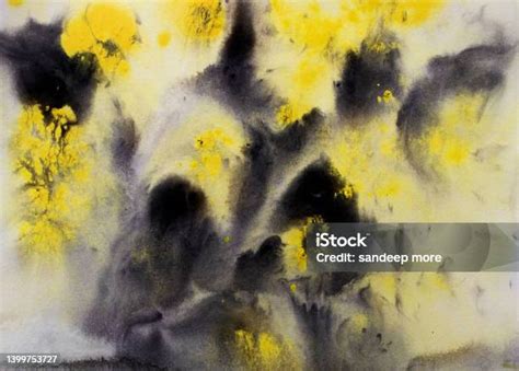 수채화 노란색과 검은 색 페인트 추상 예술 배경 텍스처 종이에 수채화 현대 유체 아트 페인팅 알코올 잉크 포스터 카드 초대장 배경 화면의 창조적 인 디자인을 혼합합니다 검은