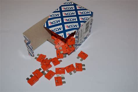 Fuse Mta Plug In 40a 100 Mta Fuse Cariboo Distributors