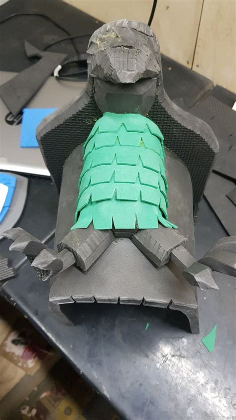 Judge Dredd Shoulder Armour 3 Steps Instructables