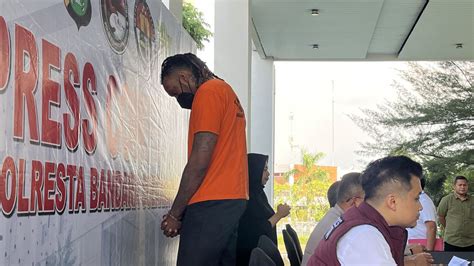 Basketball Athlete Jarred Shaw Arrested For Smuggling 132 Cannabis Candy