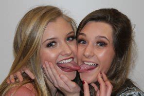 Tongues Touching Porn Pic