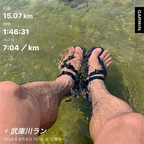 武庫川河川敷気温38 だーれも走ってません 水分補給しながらボチボチ走りました 川が干上がってるので真ん中まで行き泳いでやろうと思い