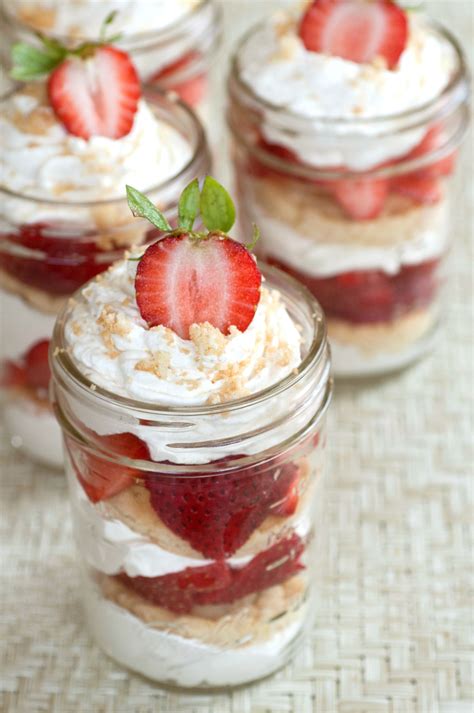 This Isnt Your Traditional Strawberry Shortcake Mason Jar Desserts Mason Jar Meals