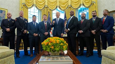 Medal Of Valor Awarded To Nashville Officers For Courage In Covenant