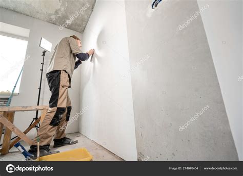 Обязательно ли штукатурить стены перед поклейкой обоев на бетонные стены Много фото