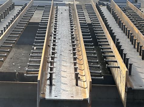 데크플레이트 스터드볼트 작업 초보자환영 함께할 식구구합니다 Band