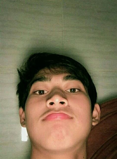 Konsep Penting Foto Cowok Aesthetic Artis Ganteng