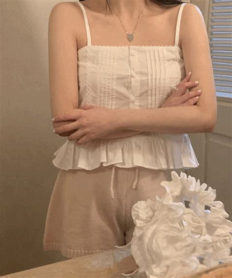 미엘 레라뷔스티에 25ss Vt 나시 민소매 단추뷔스티에 레이스 끈나시 로맨틱 러블리 에이블리