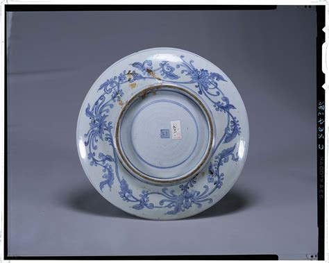 C0026436 色絵牡丹蝶文大皿 東京国立博物館 画像検索