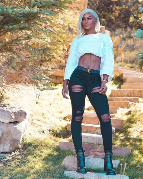 Jade Cargill Scrolller