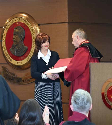 УНСС Xx випуск магистри на специалност „Здравен мениджмънт получи дипломите си