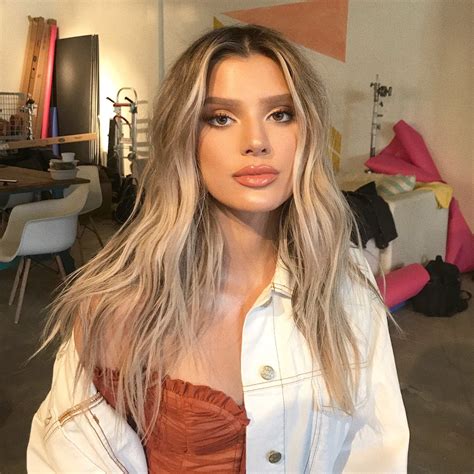 Who Is Alissa Violet Her Height Weight Babefriend And Facts Super Stars Bio