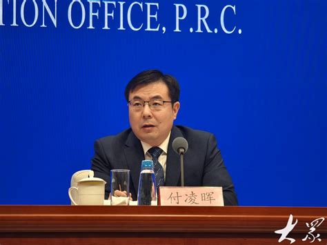 5月份全国城镇调查失业率为5 0 ，青年人失业率连续三个月下降