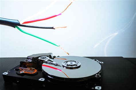 백그라운드에서 하드 디스크입니다 데이터 수집 중요 한 데이터의 보관 0명에 대한 스톡 사진 및 기타 이미지 0명 네트워크 서버 데스크탑 컴퓨터 Istock