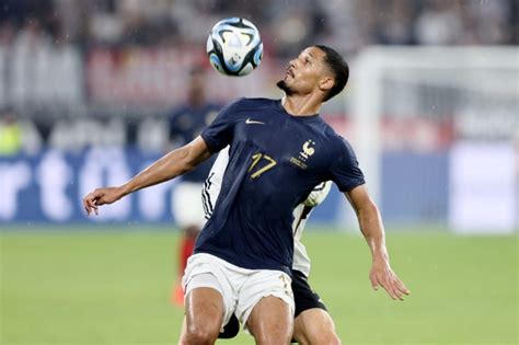 Arsenals Star Rates Himself Against Premier Leagues Best