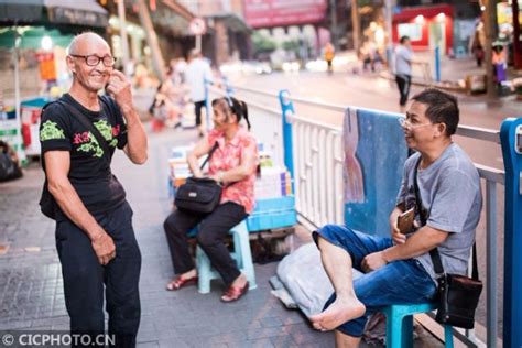 重庆街头76岁最老棒棒 用肩膀撑起一个家 影像中心 浙江在线