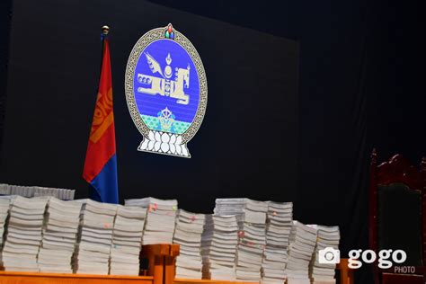 Чи төрийн ажил удаадаг хэн бэ гэж загнасан тул зээлийн хүсэлтийг буцаах ямар ч боломж байгаагүй