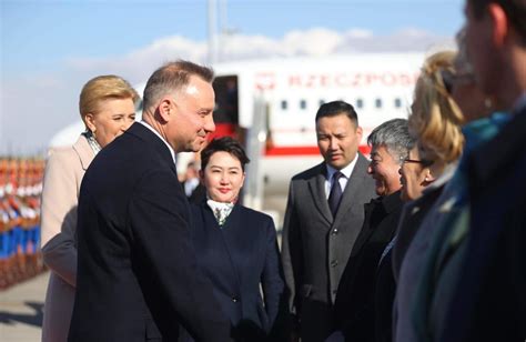 ФОТО Бүгд Найрамдах Польш Улсын Ерөнхийлөгч Анджей Дуда гэргийн хамт Монгол Улсад хүрэлцэн