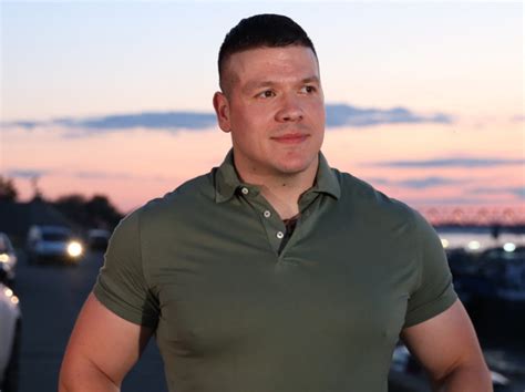 ГОЛИШАВА СЛИКА ИЗ СПАВАЋЕ СОБЕ Јелена окачила нагу слику превача