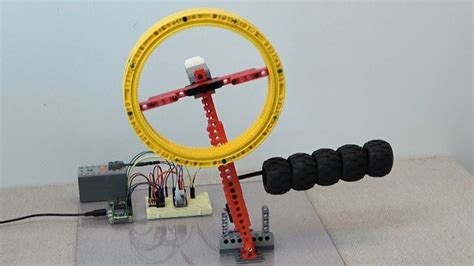Lego Raspberry And Python Project Reaction Wheel Inverted Pendulum