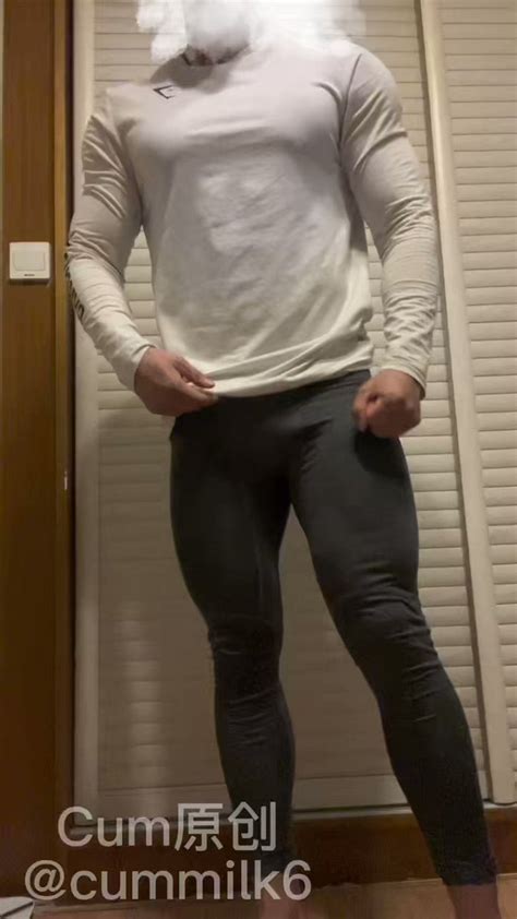 Cum On Twitter Rt Cummilk6 《健体肌肉直男》之前取精过的健体直男准备健体比赛的肌肉直男体脂到了最低～很完美的身材～包括展示身材，慢慢的脱掉紧身裤，脱掉内裤