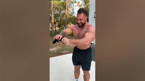 Cbum Shape Atual PÓs Treino Youtube