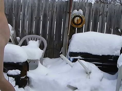 Naked Snow Shoveling XNXX