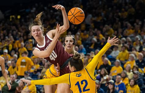Photos Bobcats Lady Griz Clash In Brawl Of The Wild In Bozeman