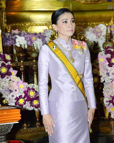 Photo Gallery รวมภาพพระอิริยาบถในฉลองพระองค์อันงดงามของ “สมเด็จพระนางเจ้าสุทิดาฯ พระบรมราชินี”
