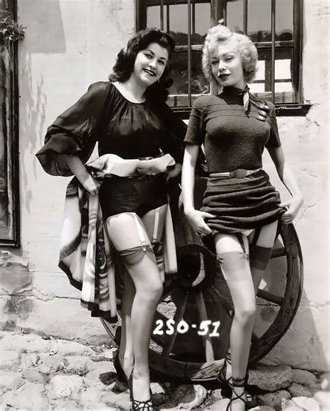 Cool Snaps Show What Badass Girls Looked Like In The 1940s Design You