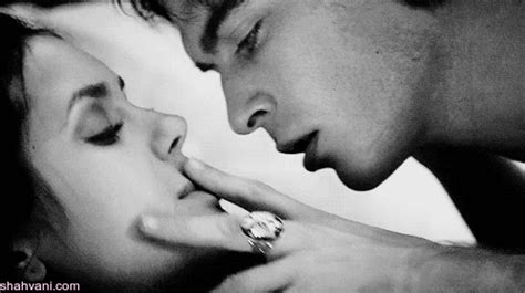 از صدای بوسه ی عشق ندیدم خوش تر