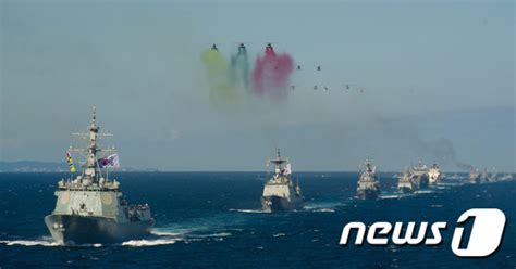 2주 남은 日 관함식 욱일기 논란 속 참가 여부 고심하는 해군