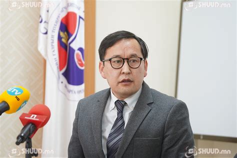 Хуульч О Батхүү ХҮН намаасаа татгалзжээ