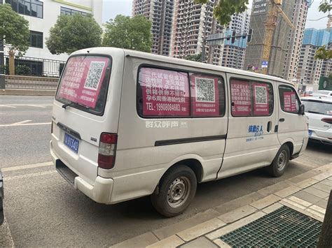 华西附二院，白桦林路广告车停放 群众呼声 四川省网上群众工作平台 锦江区委书记